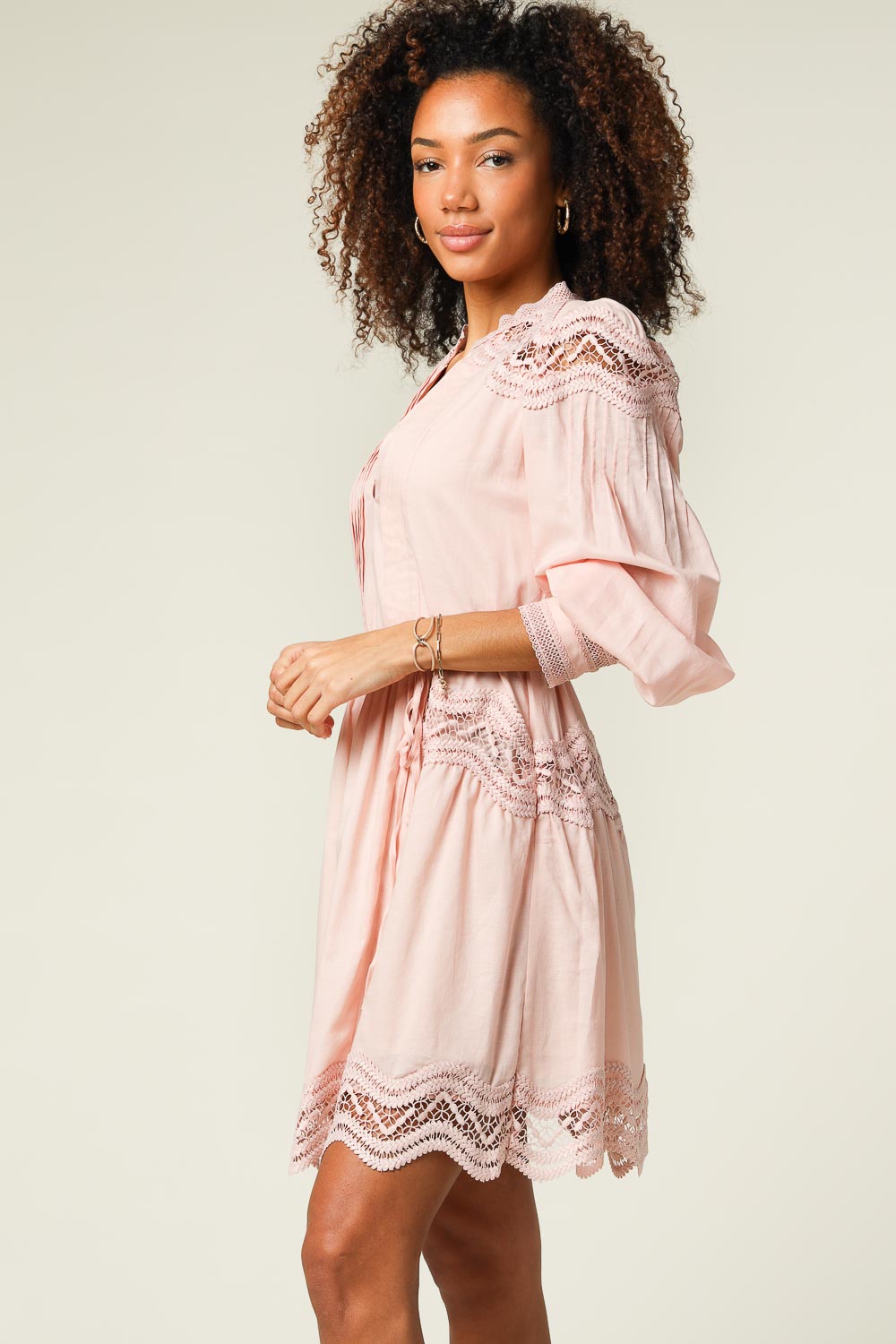 Jurk met opengewerkte details Celine | roze | Twinset | Little Soho