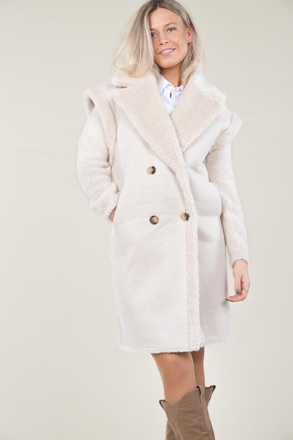 Reversible faux lammy gilet Chella | naturel | Ibana | Little Soho